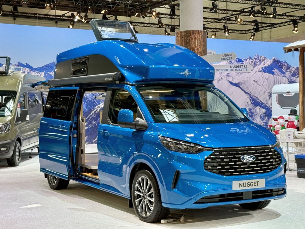 Ford Nugget L2 high roof at the Nugget Store - new at the trade fair